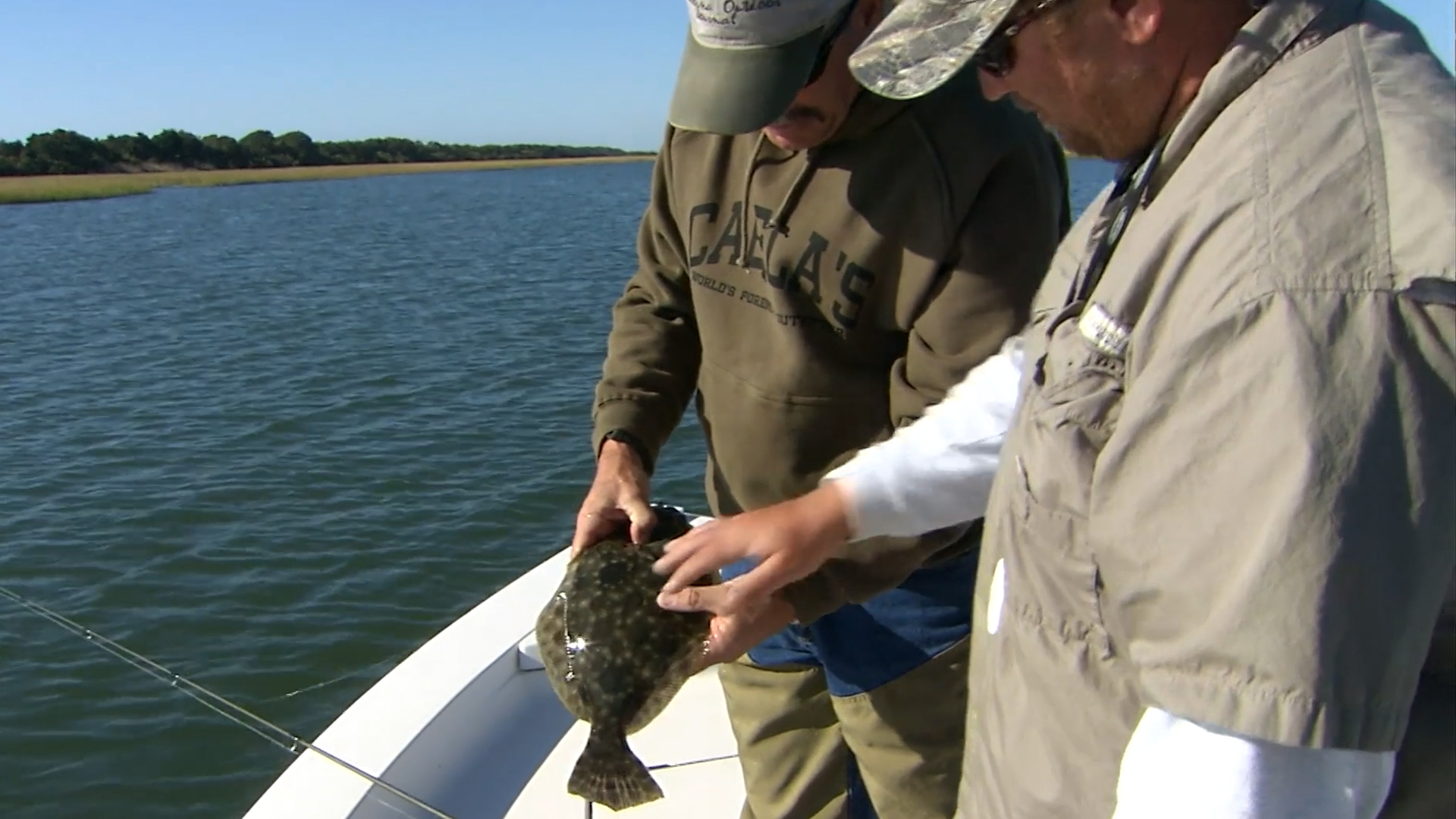 Autumn Flounder - Carolina Outdoor Journal - Fishing TV